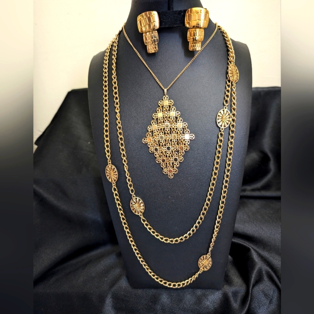 #14. Vintage Signed Monet & Sarah Coventry Gold Neckl… - Gem
